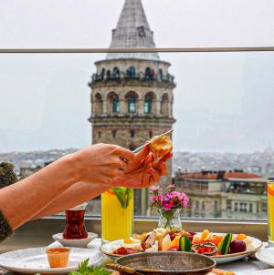 İstanbul’un Tarihi Apartmanı Barnathan’dan Görkemli Lezzetler | Keşfet